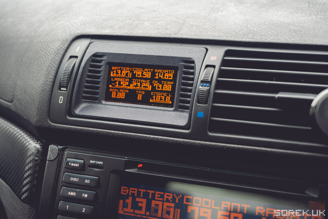 Gauge.S for E39 E46 middle vent mount – sorek